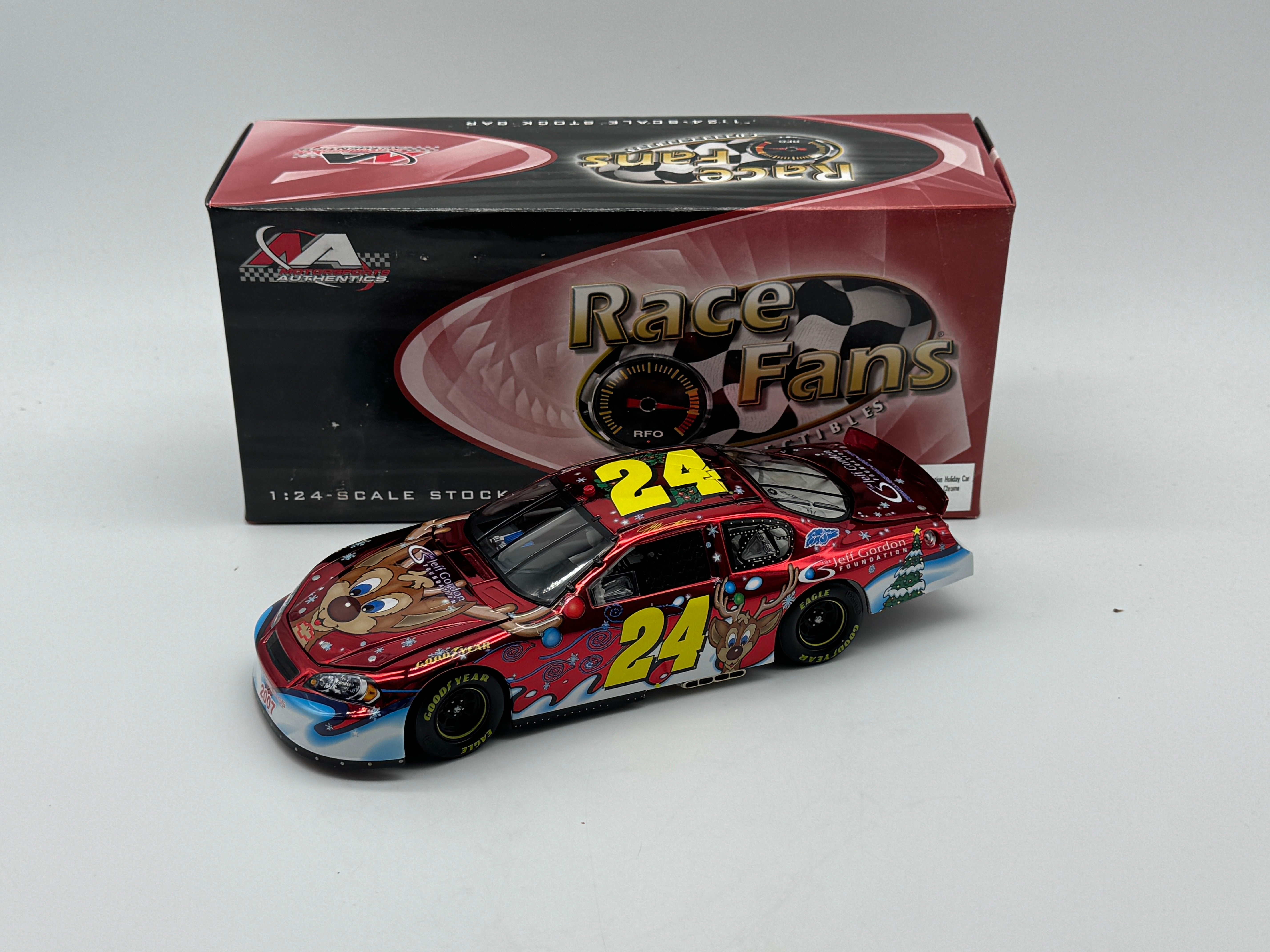 Item H176 - Jeff Gordon #24 Jeff Gordon Foundation Holiday Car 2007 Mo ...